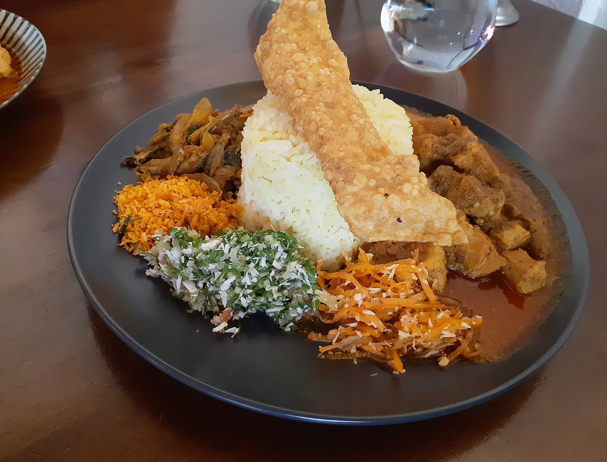 Kandy Ayurveda Curry（キャンディ アーユルヴェータ カレー）（府内町） - たべよん